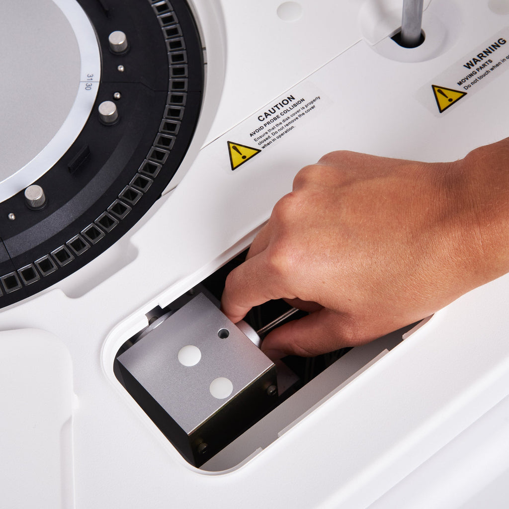 Automate AX300 spécialisé biochimie pour laboratoire – Sano Distribution